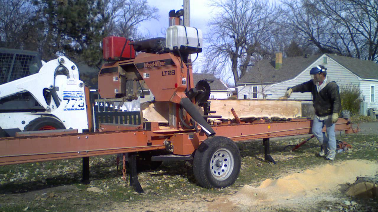 Lumber Milling Black Locust Logs - YouTube