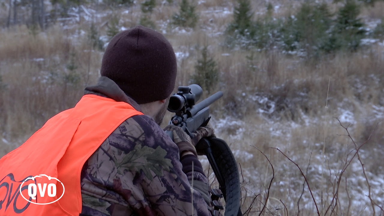 Amazing running deer shot!!! - YouTube