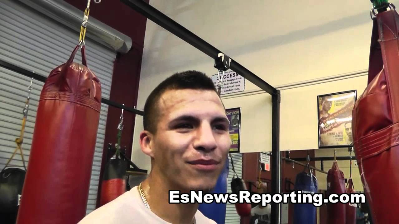 Azriel Paez Floyd Beats Manny - YouTube