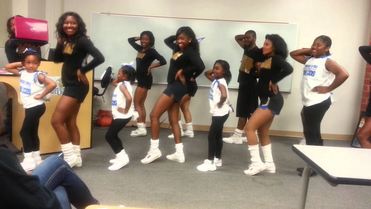 2013 Cheer Phi Cuties - YouTube