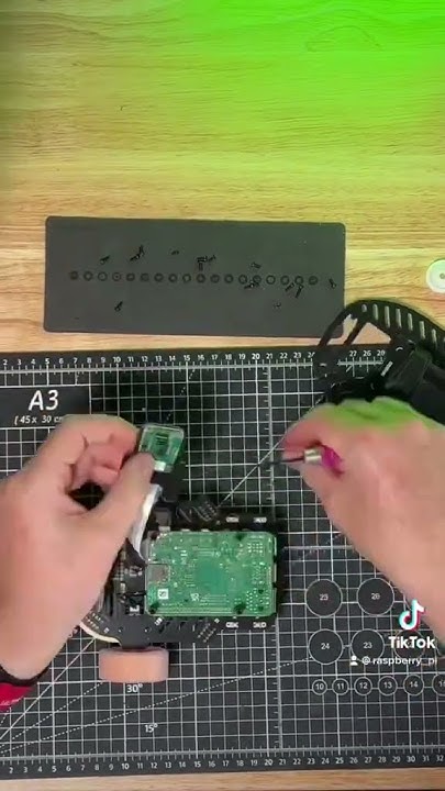 Build a Pimoroni Trilobot - YouTube