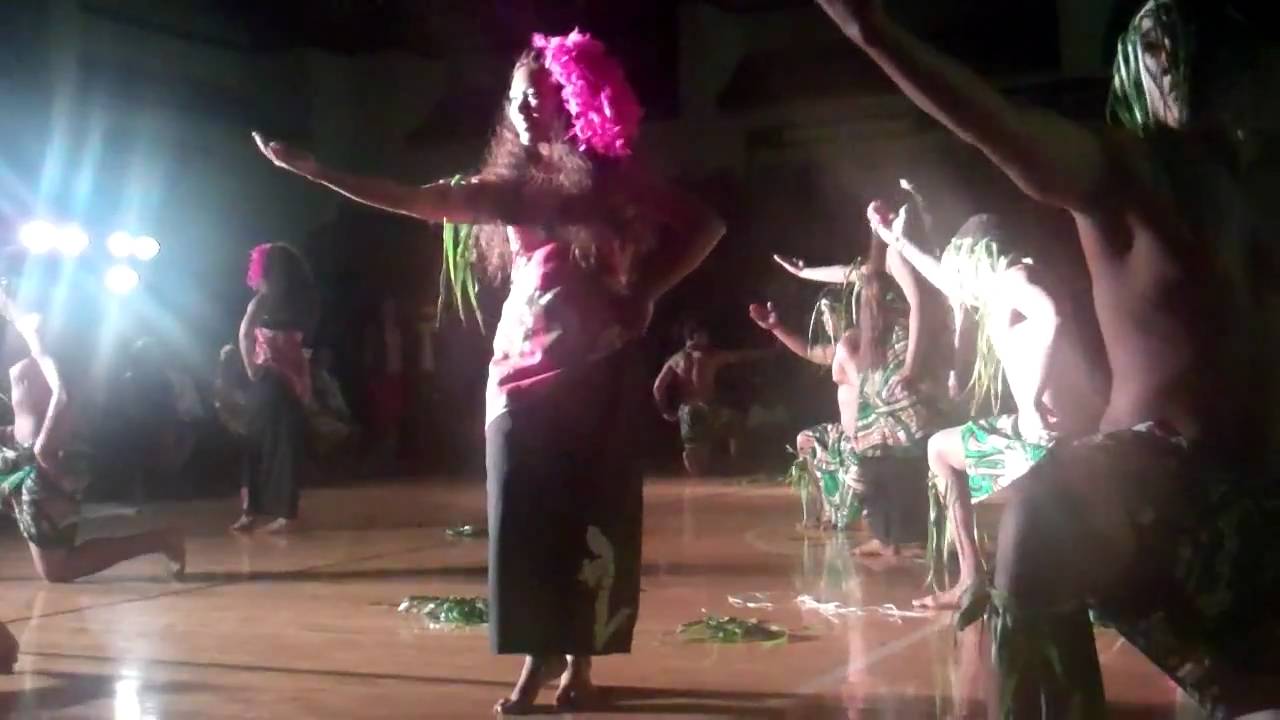 Mililani May Day featuring Kaea Maunalani Samoan dance 2011 - YouTube