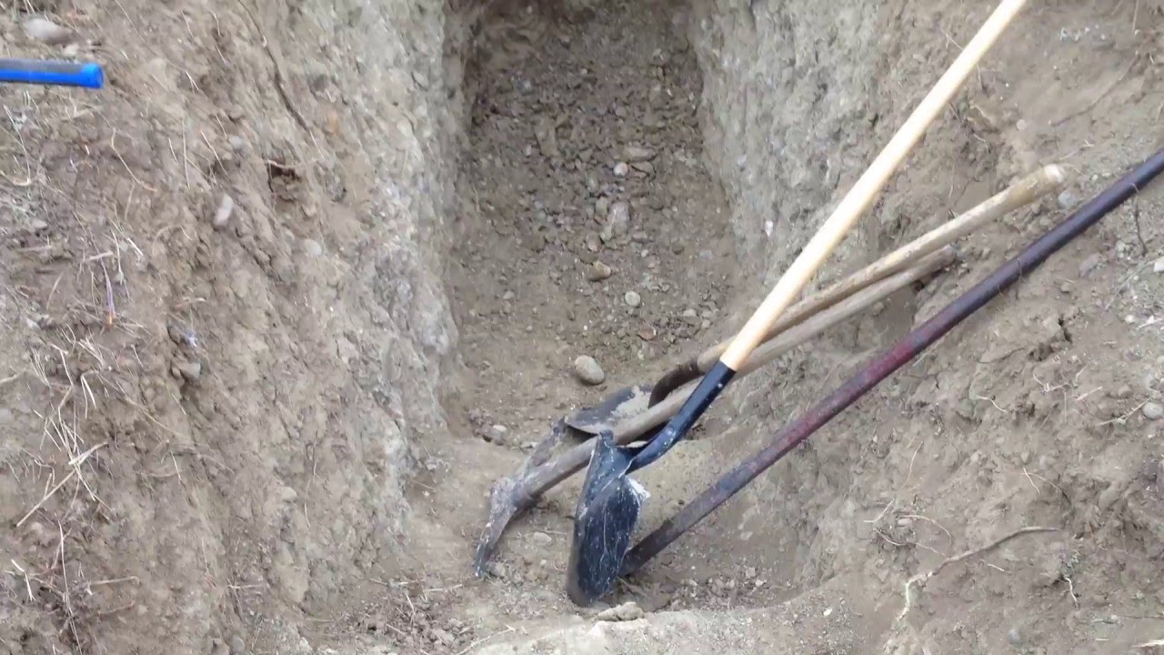 Digging a cave ep 1 - YouTube