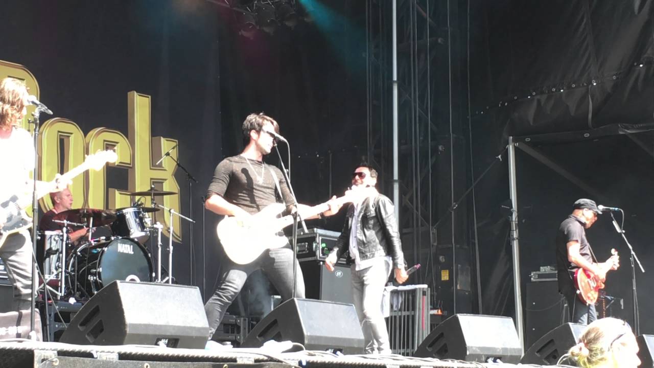 Gun - Taking On The World (Live at Sweden Rock Festival 2016) - YouTube