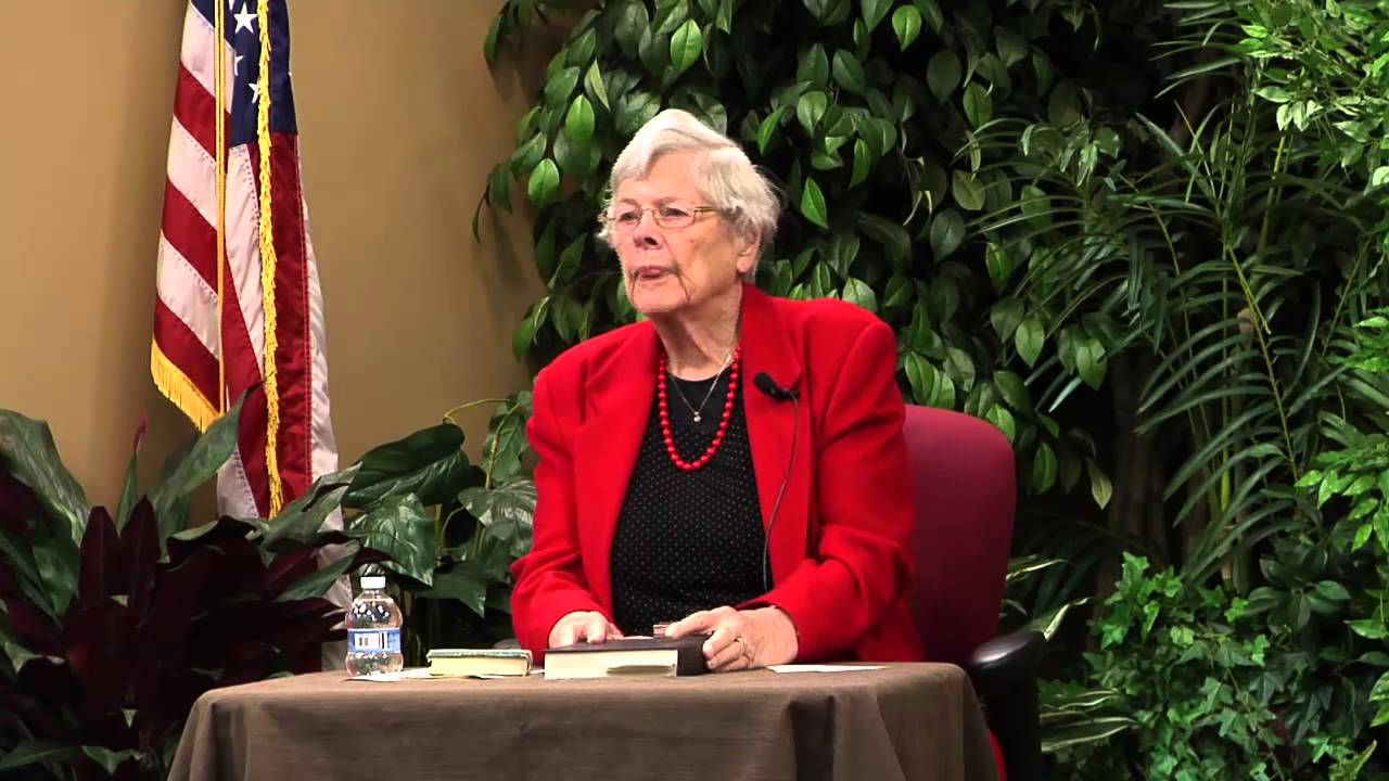 Margaret Taylor Speaks in the Tyndale House Publishers Chapel - YouTube