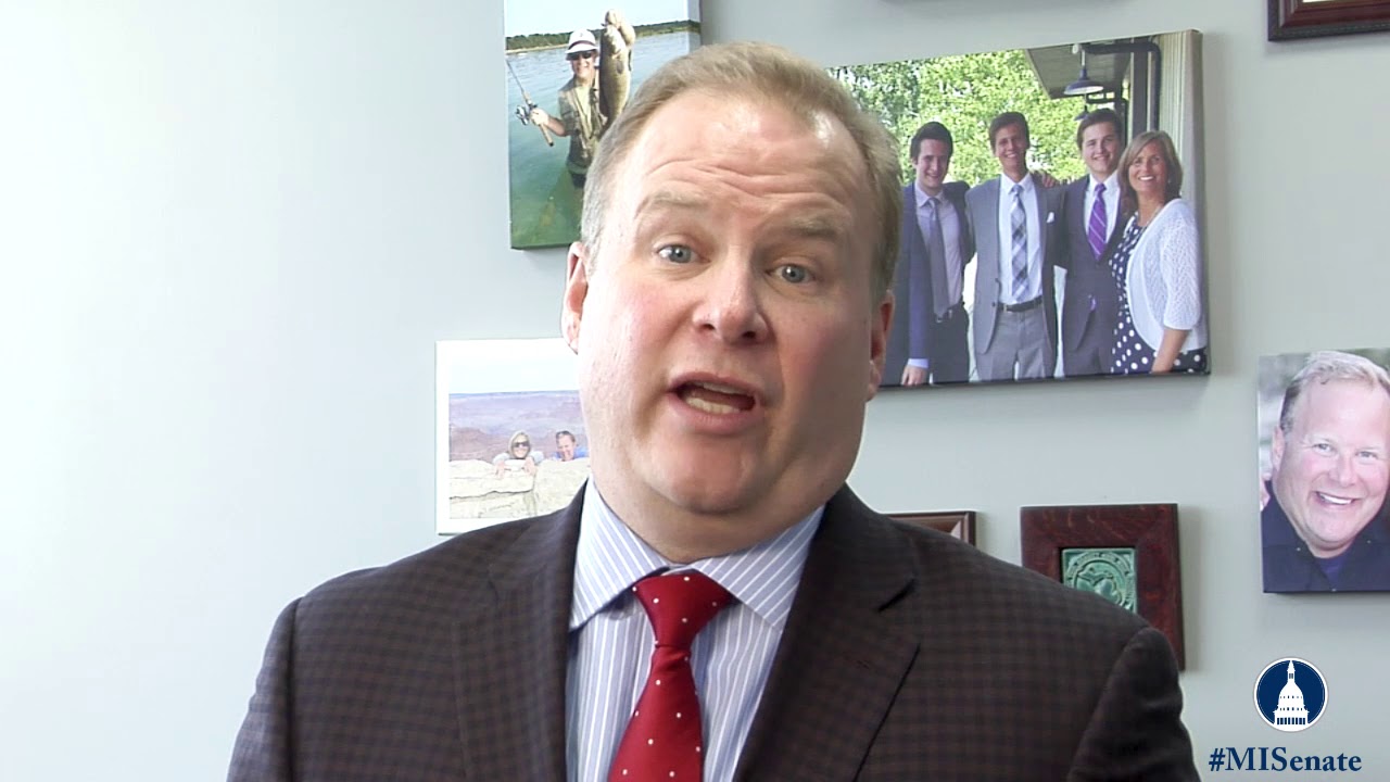 Sen. MacGregor recognizes American Heart Month - YouTube