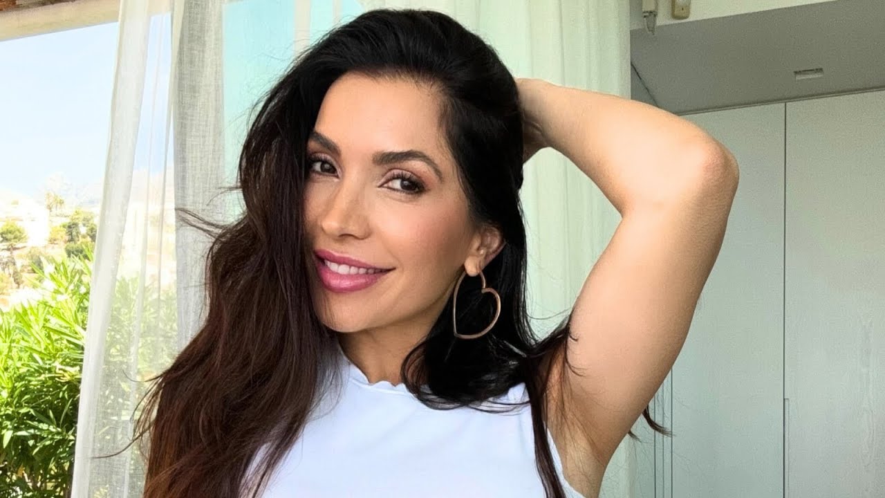 Neiva Mara Brazilian Beauty and Rising Social Media Star Biography Wiki ...