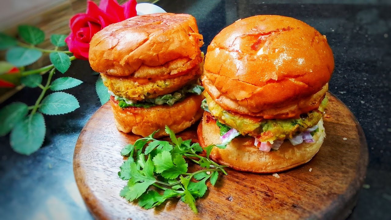 Restaurant style Veg Burger Recipe | Homemade Crispy & Delicious Veggie ...