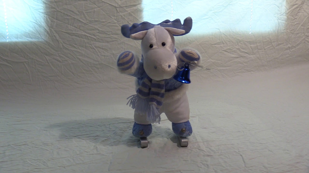 Merry Moose Singing and Skating Moose Demo - YouTube