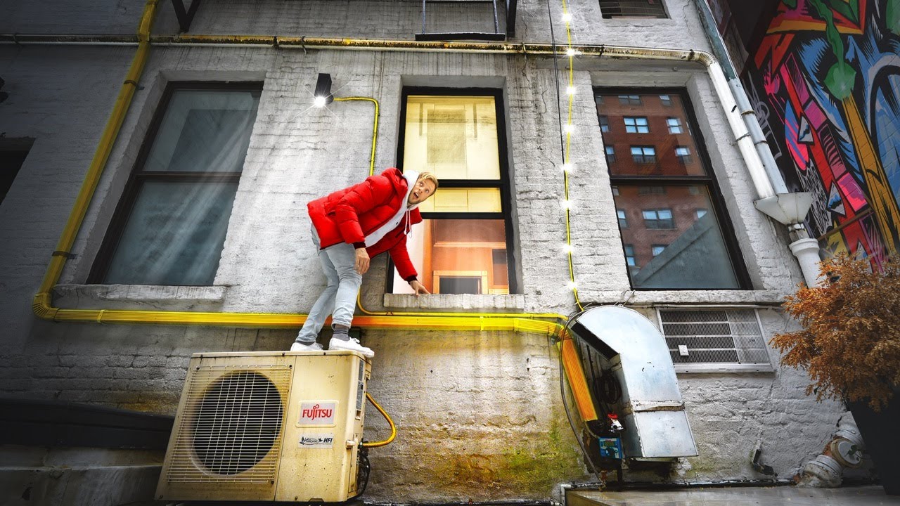 The Secret Apartment: Living in a hidden alley in NYC - YouTube