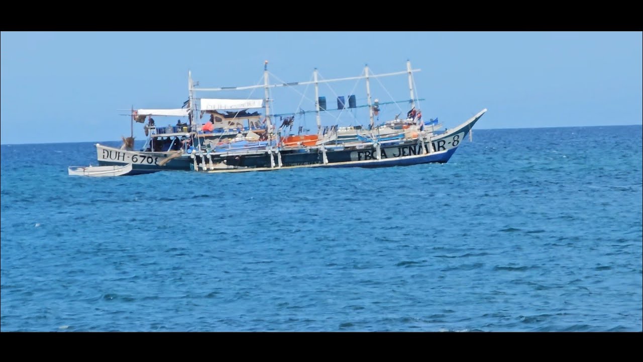 Tea and a Captain Jack (Ron) Boat - YouTube