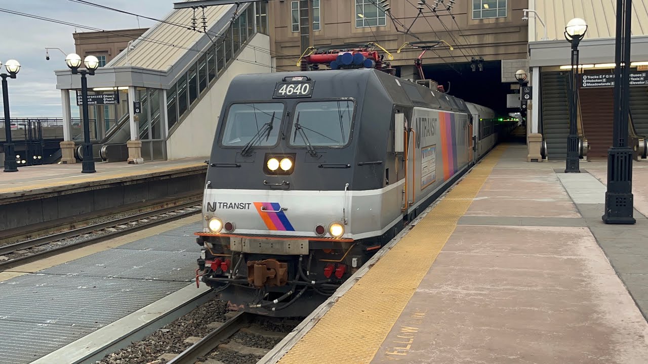 NJ Transit - Secaucus Upper Level Railfanning (3/6/25) - YouTube