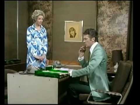Crossroads Cad David Hunter (ATV 1976) - YouTube