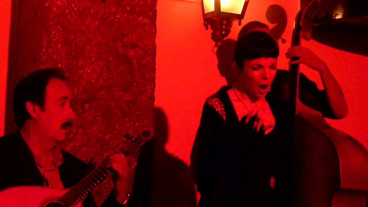 Marta Rosa - Fado Malhoa - YouTube