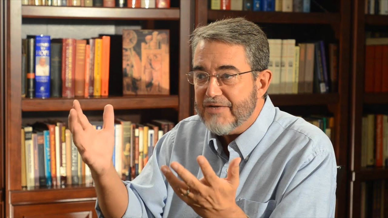 Scott Hahn on the Queenship of the Blessed Virgin Mary - YouTube
