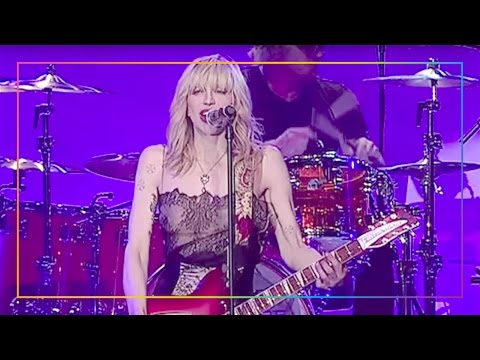 Courtney Love Performs \