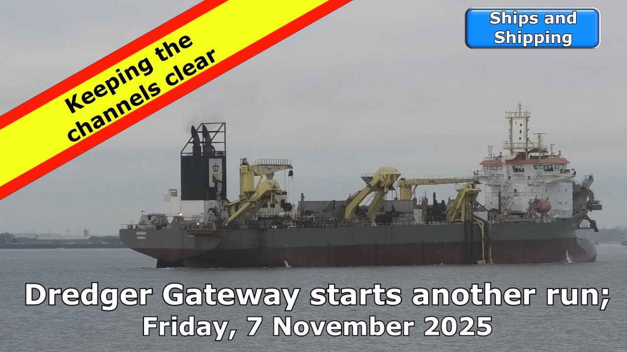 Dredger Gateway making a another run at Felixstowe, Friday 7 November ...