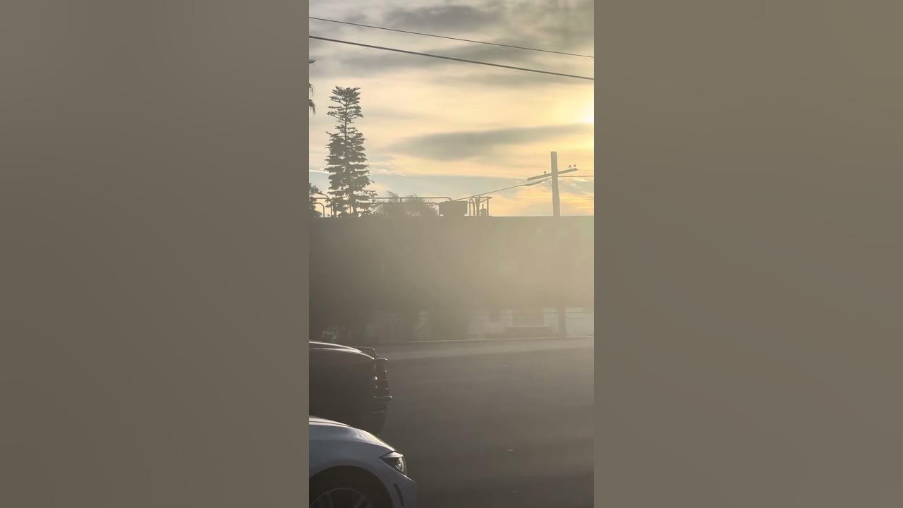 BNSF 3039 leads the 748 Job back towards Watson Yard after passing Sepulveda Blvd - YouTube