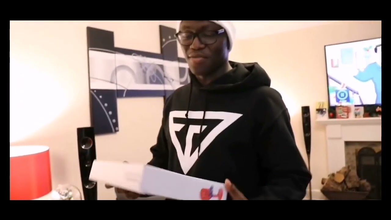 KSI FAMILY CHRISTMAS GIFTS. - YouTube
