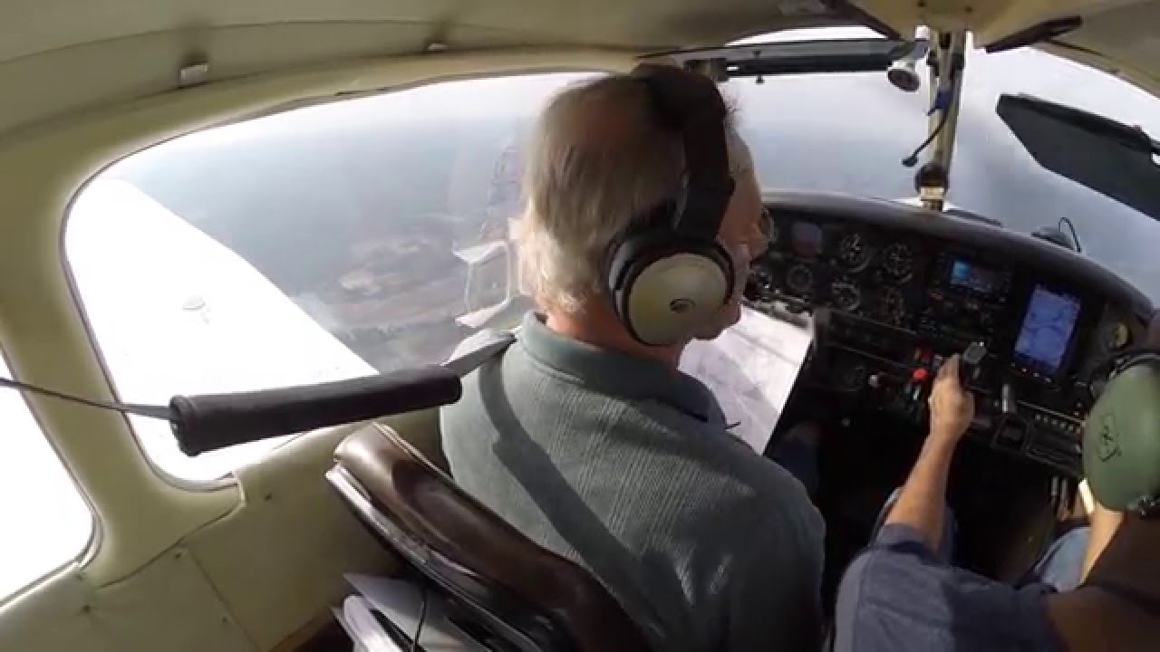 Piper Archer First flight right seat pilot - YouTube