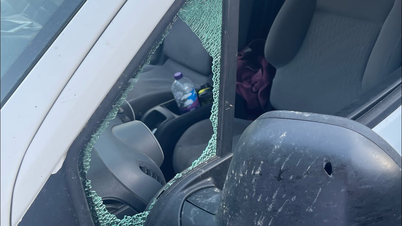 Quarter window replacement, Peugeot partner 2012 - YouTube