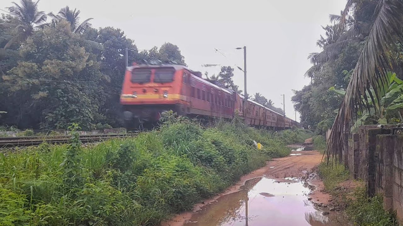 16630 Mangalore - Thiruvananthapuram MALABAR Express Near Kazhakkottam ...