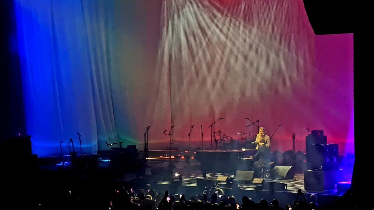 Tom Odell & Zaho de Sagazan - La symphonie des éclairs, live, Zénith ...