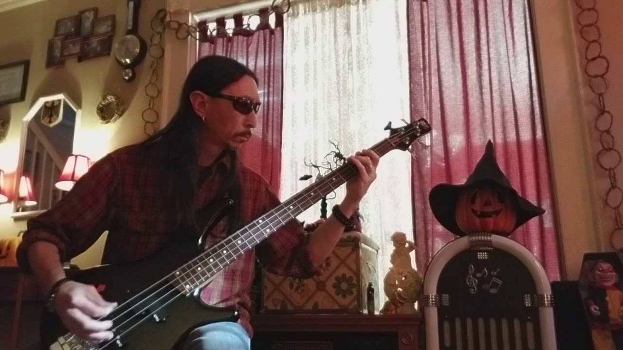 L7 Shitlist (bass cover). - YouTube