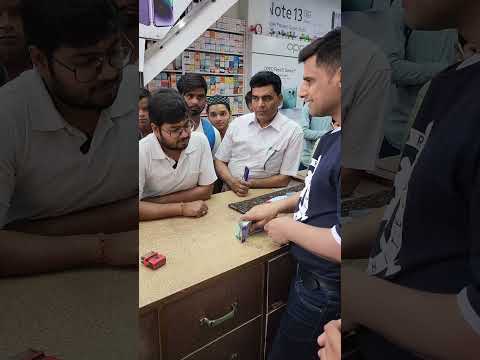 omjimobile par aagye 786 vale note lekar phone lene aur inhone liya ...
