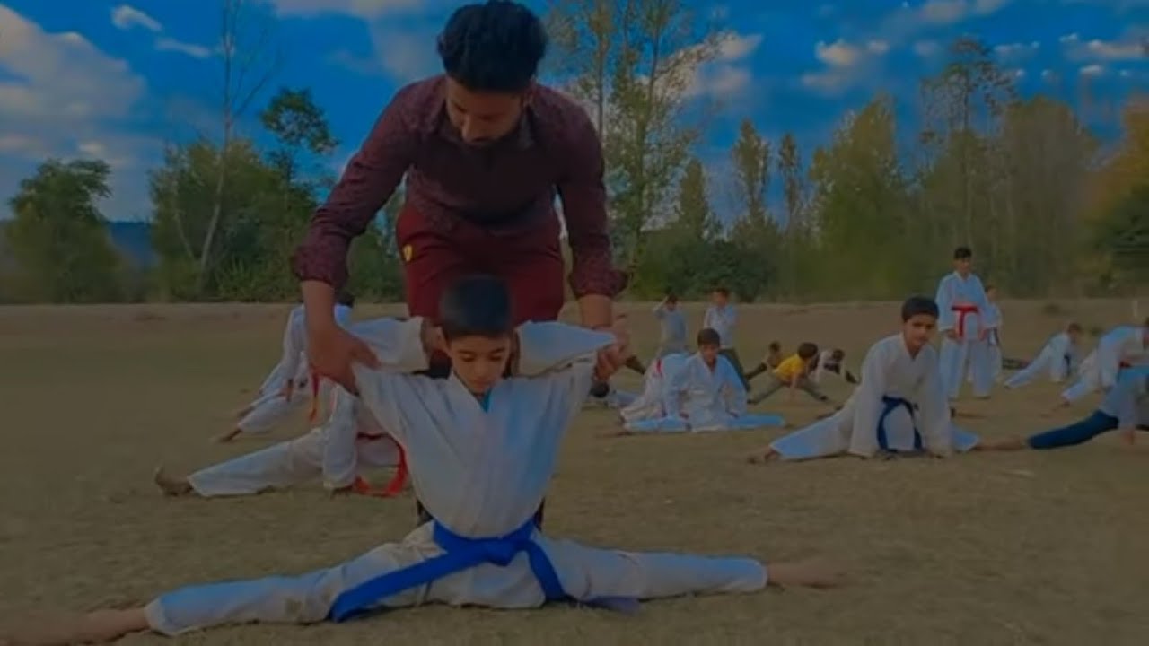 streching / leg split training / martial arts - YouTube