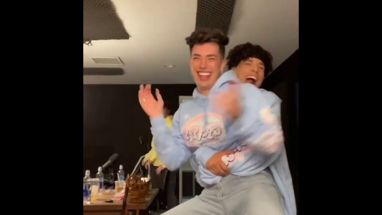 JAMES CHARLES AND LARRAY DATING? - YouTube