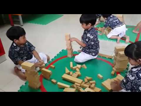 KEGIATAN SENTRA BALOK 20161204 WA0001 - YouTube