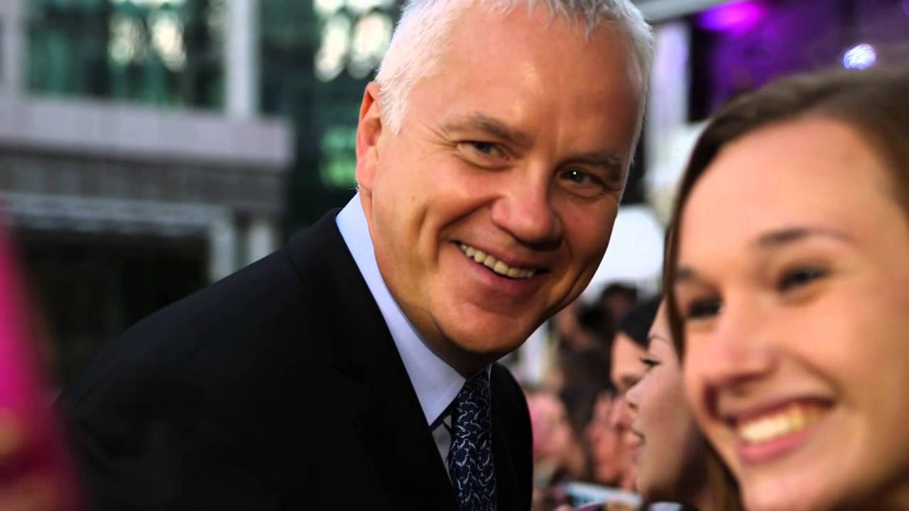 Life of Crime: Tim Robbins Signing Autographs and Fashion Shots at the ...