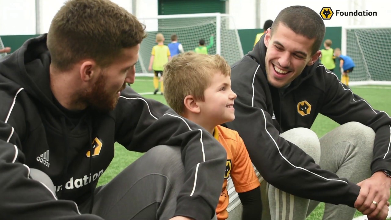 Wolves players visit Soccer Schools | October Half Term 2019 - YouTube