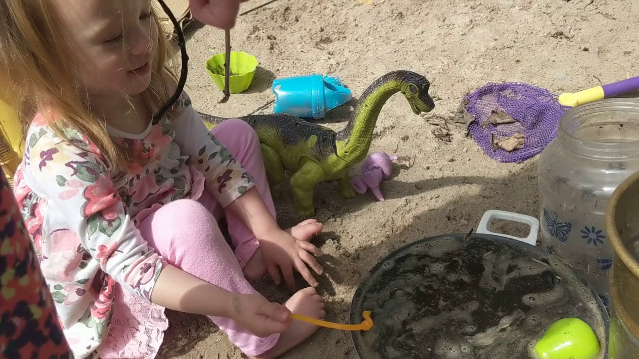 Special sandbox potion brew for dinosaur strength powers - YouTube