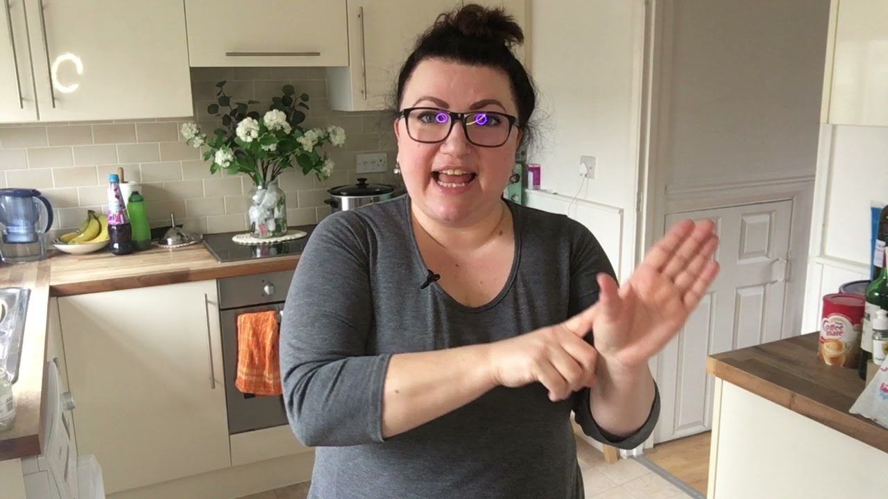 Makaton - Colours: Yellow - YouTube