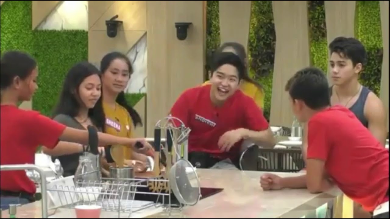 Angela at Soichi's closeness, nabigyan ng malisya ni Mich | PBB Otso ...