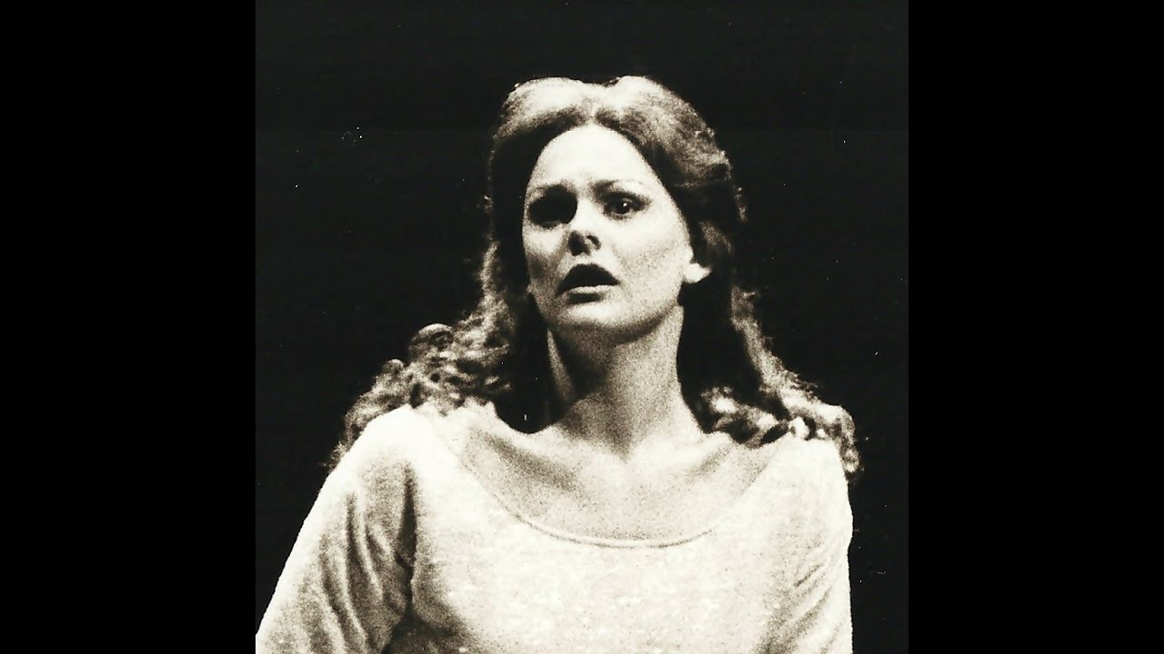 MONICA COLONNA - ELENA DA FELTRE - YouTube