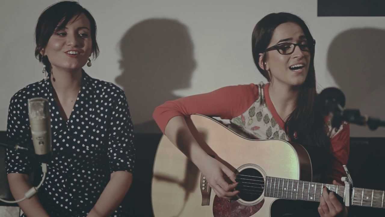 Beck Corlan - Your love (@ Carturesti) - YouTube