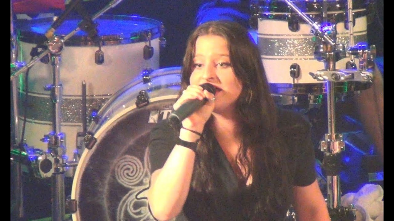 Eluveitie - A Rose For Epona - Live Paris 2012 - YouTube