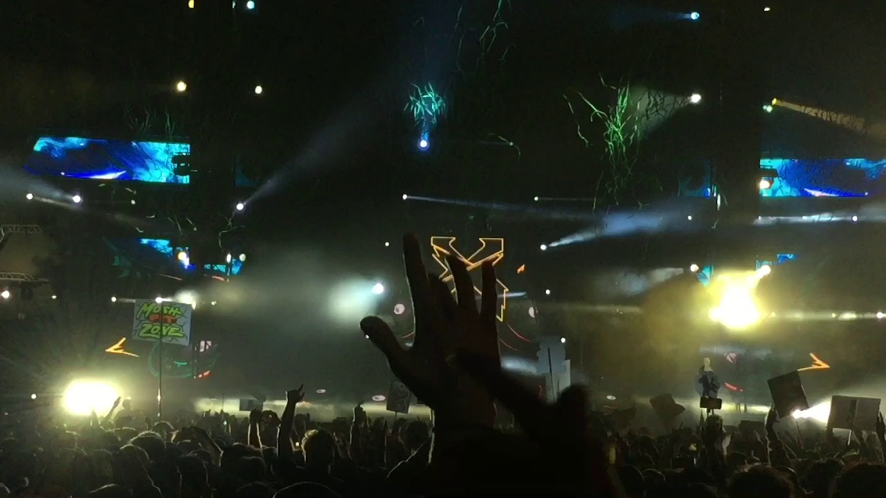 Excision - In the Pit vs Throwin Elbows Live at EDC Mexico 2019 (HD ...