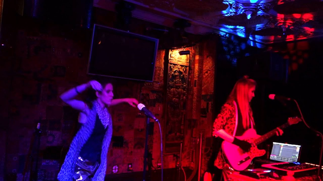 Toni and Ash live (Get Touchy) - YouTube
