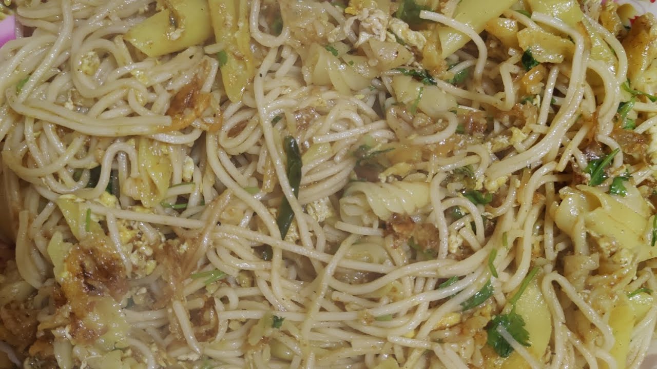 বাসায় থাকা জিনিস দিয়ও মজার নুডুস তৈরী করে ফেললাম। Bd blogger Ahysa ...
