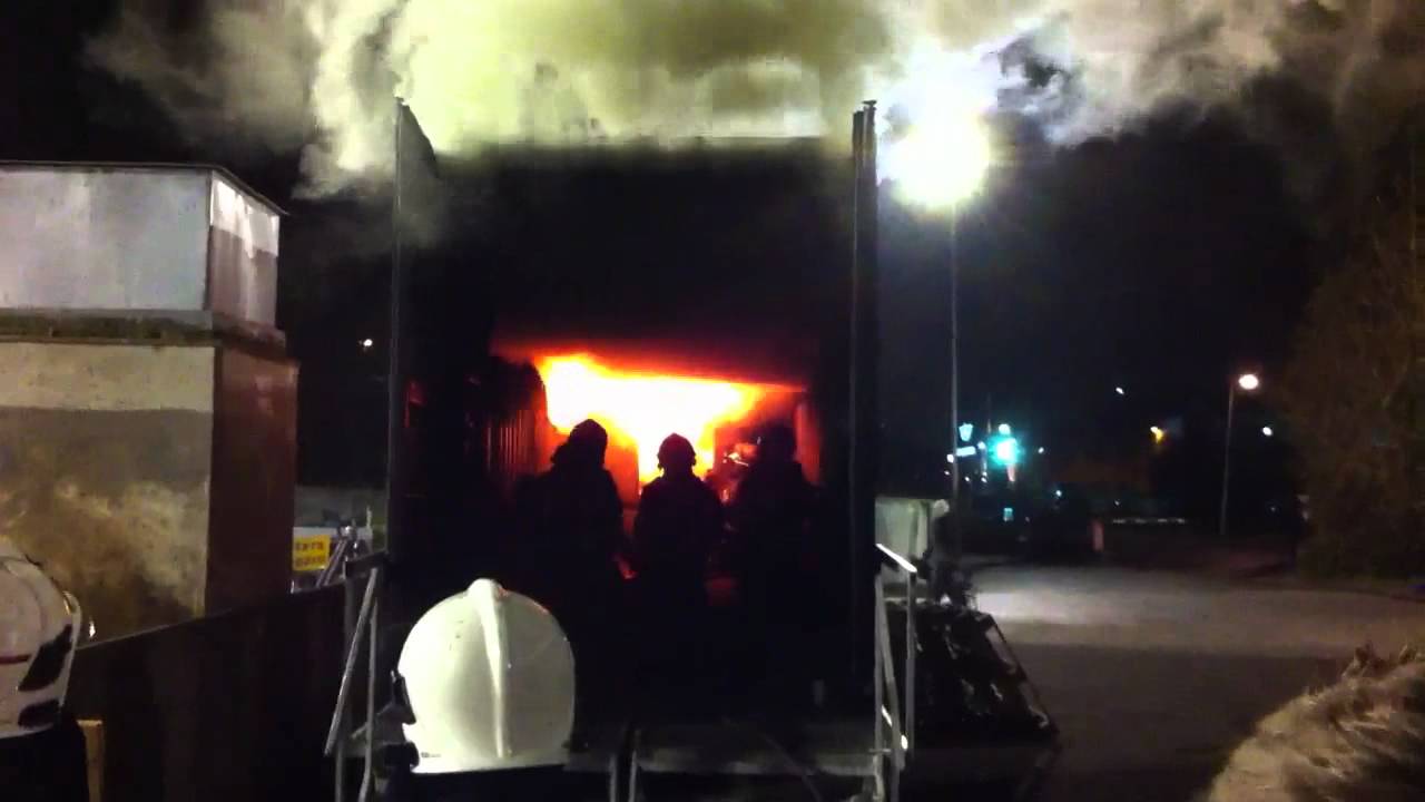 Flashover training nieuwerkerk - YouTube