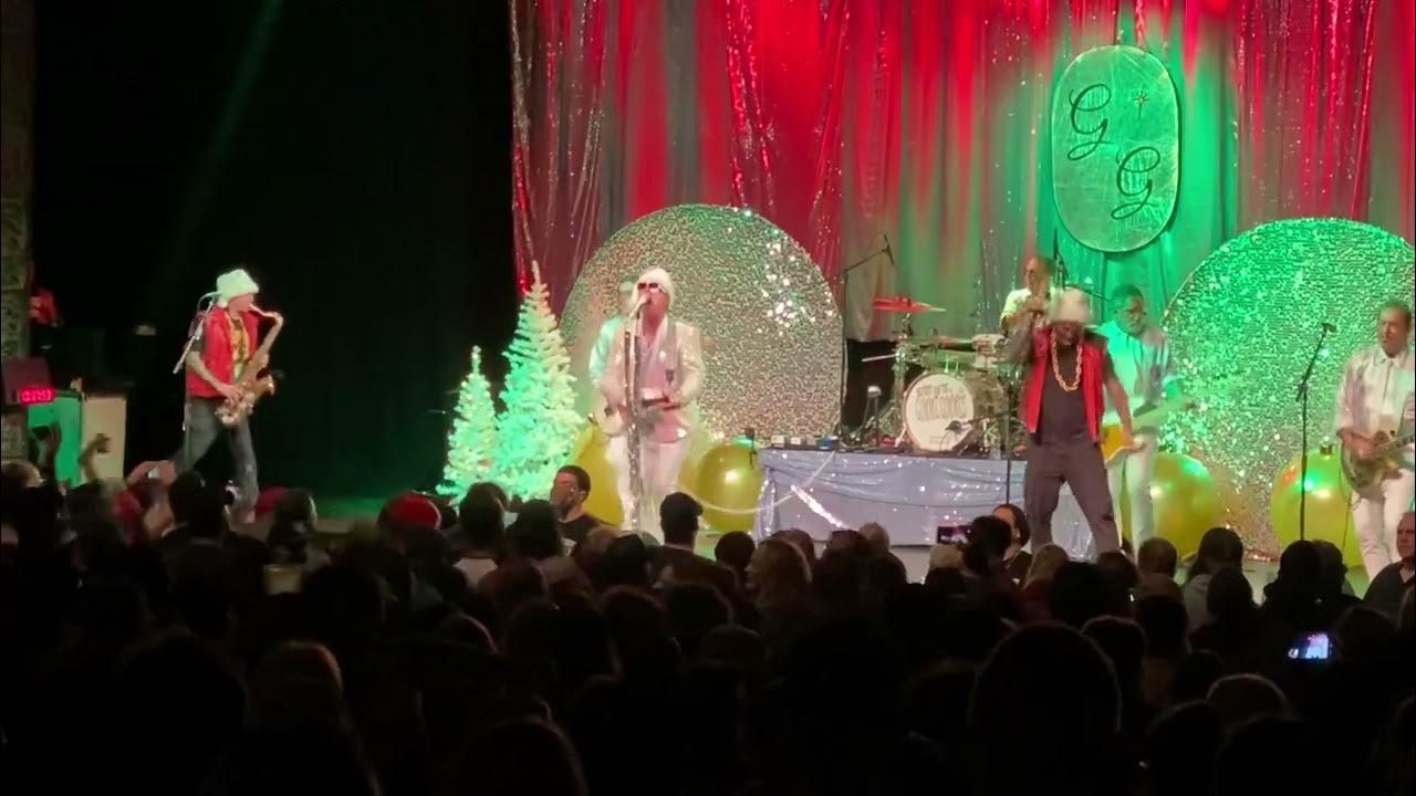 Me First and the Gimme Gimmes - I Wish it Could Be Christmas Everyday ...