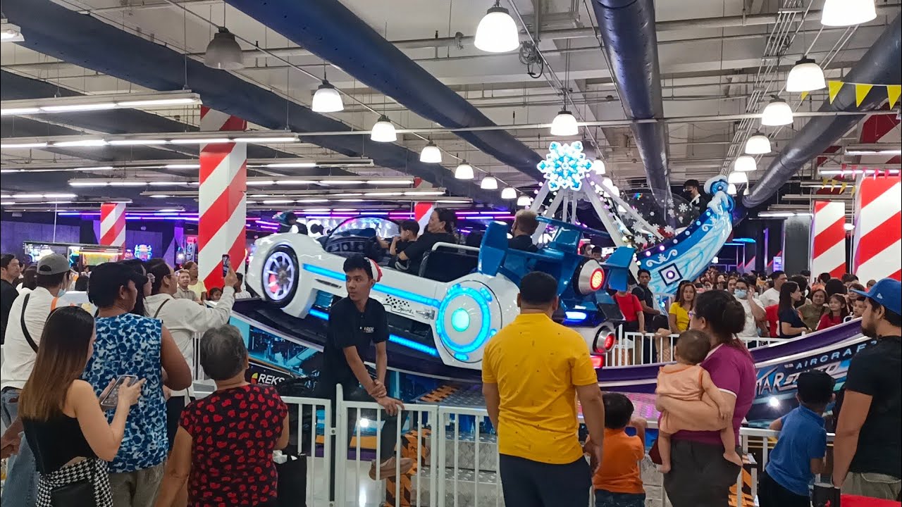 DEC 25 DINAGSA NG TAO ANG BAGUNG FIESTA CARNIVAL SA CUBAO NGAYUNG PASKO ...