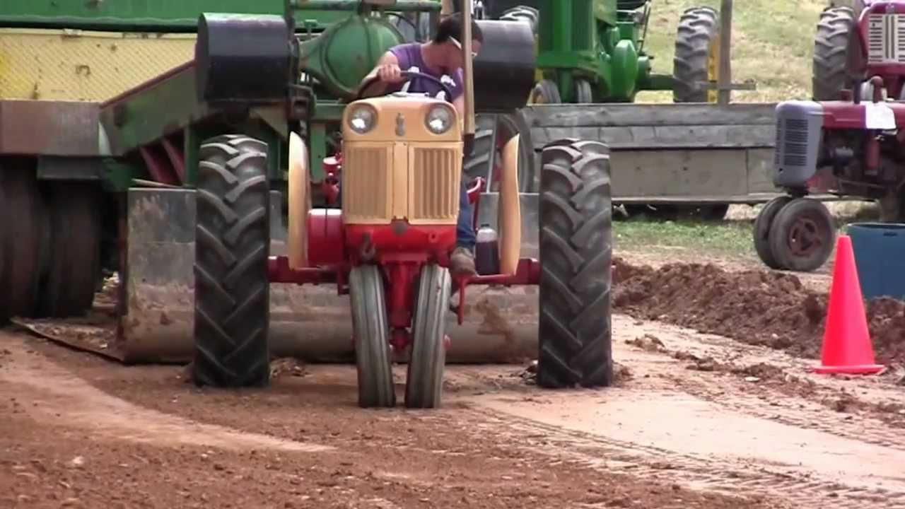 Case 300B pulling at Fawn Grove Old Tyme Days. - YouTube