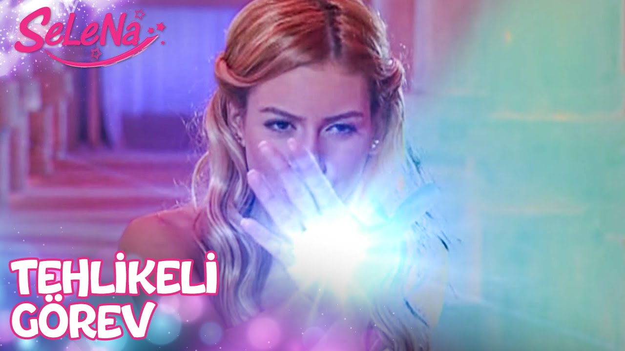 Selena, Hades'in beynini okuyor! - Selena - YouTube