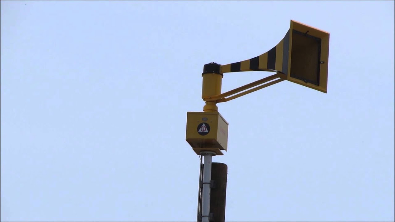 Federal Sign and Signal Bumblebolt 1000BT Siren Test - Thomaston, GA 7 ...