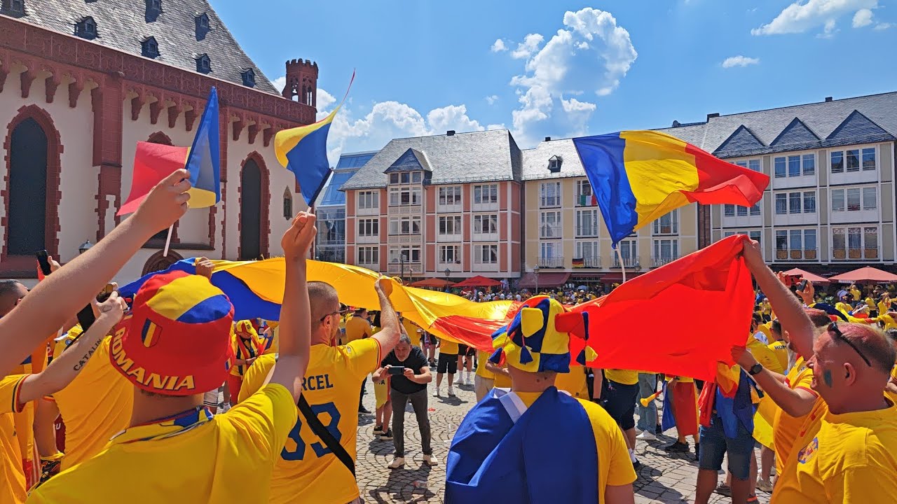 IMNUL ROMANIEI | ROMERPLATZ FRANKFURT A FOST CUCERIT DE MAREA GALBENA ...